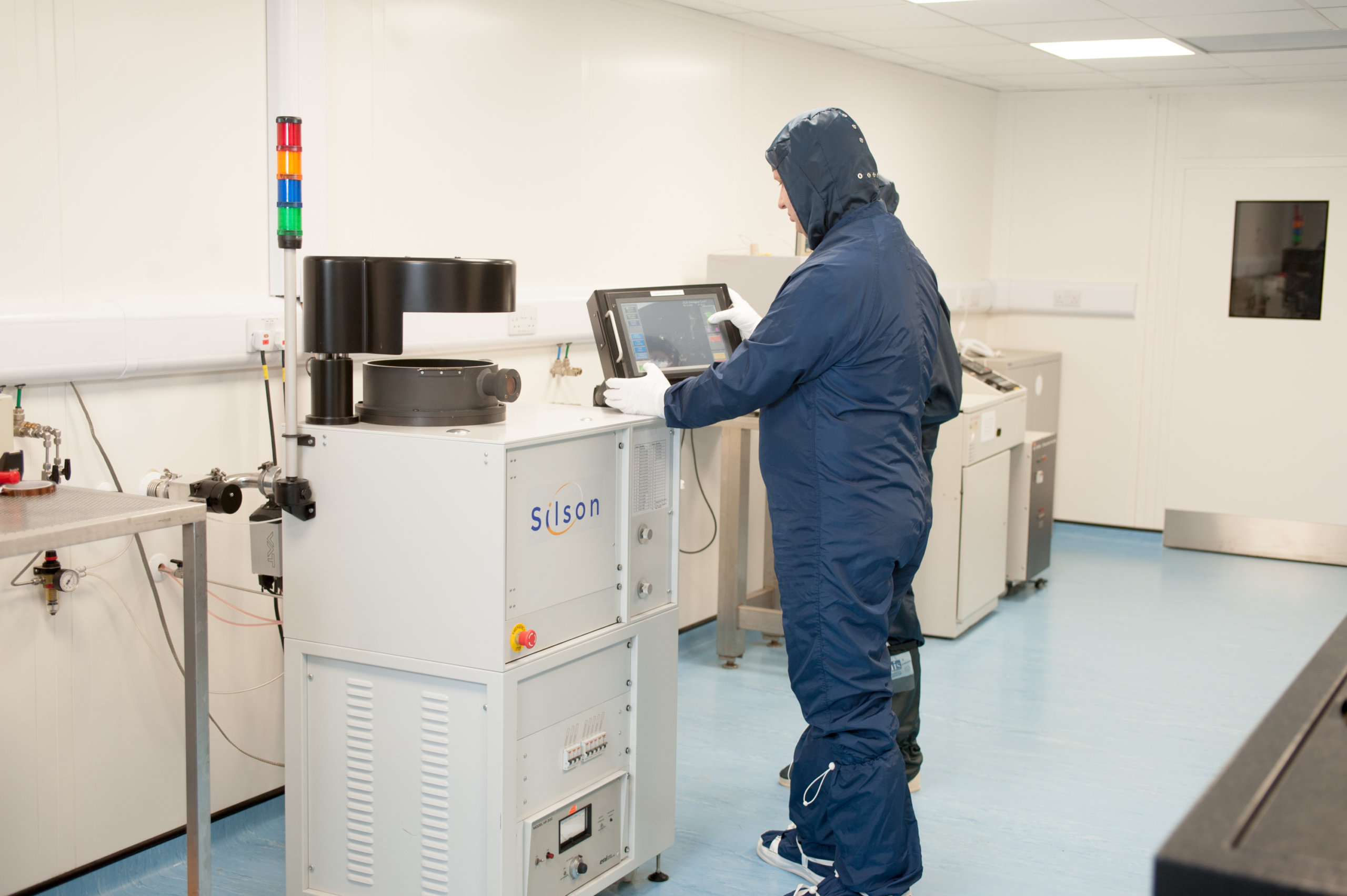 Silson - Correlative imaging to resolve molecular structures in ...