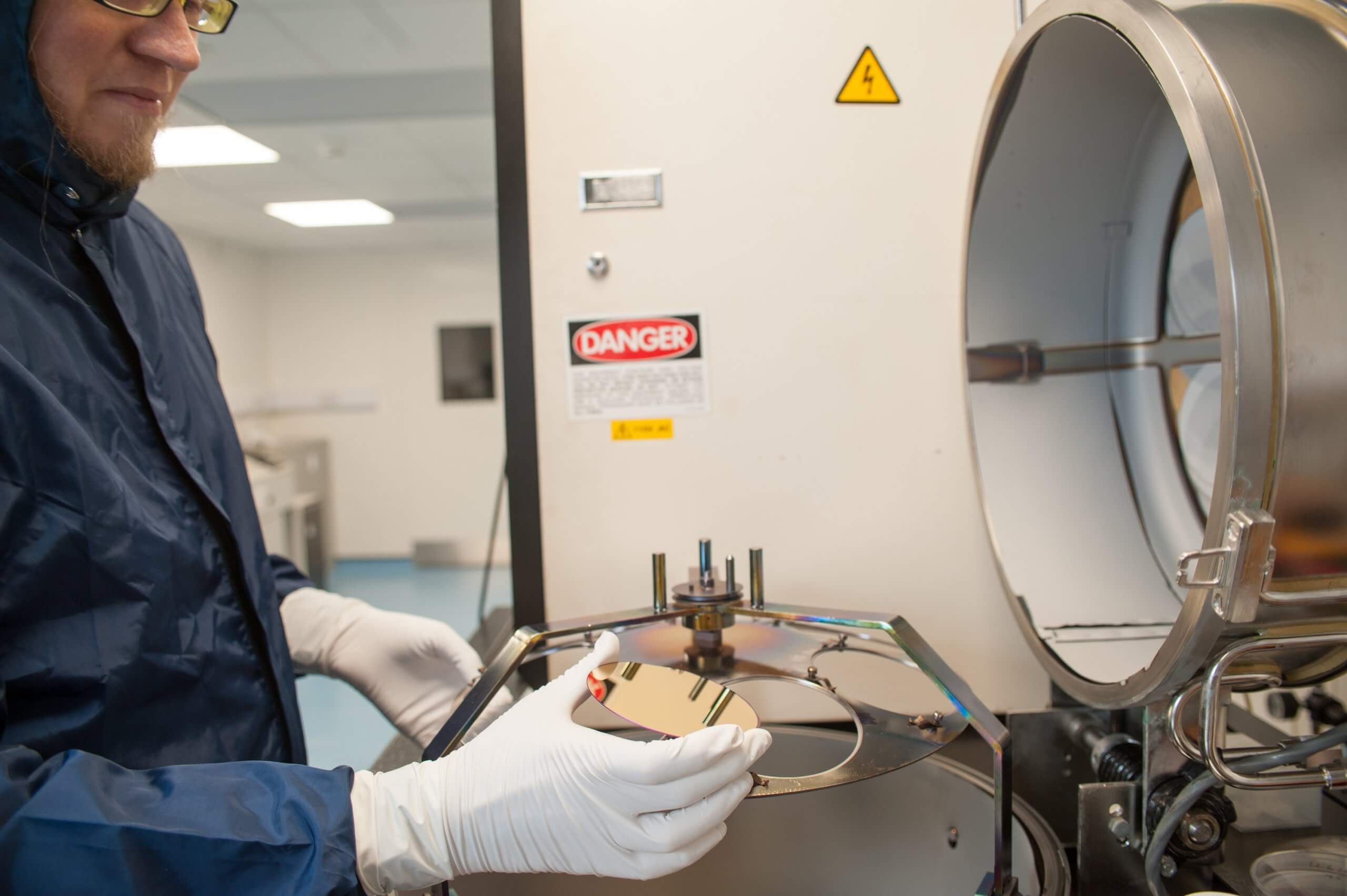 Silson - UV cross-linked smart microgel membranes as free-standing ...